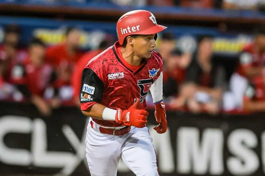 ¡Dúo Venezolano Imparable! Arráez y Sanoja Sorprenden en los Marlins de ...